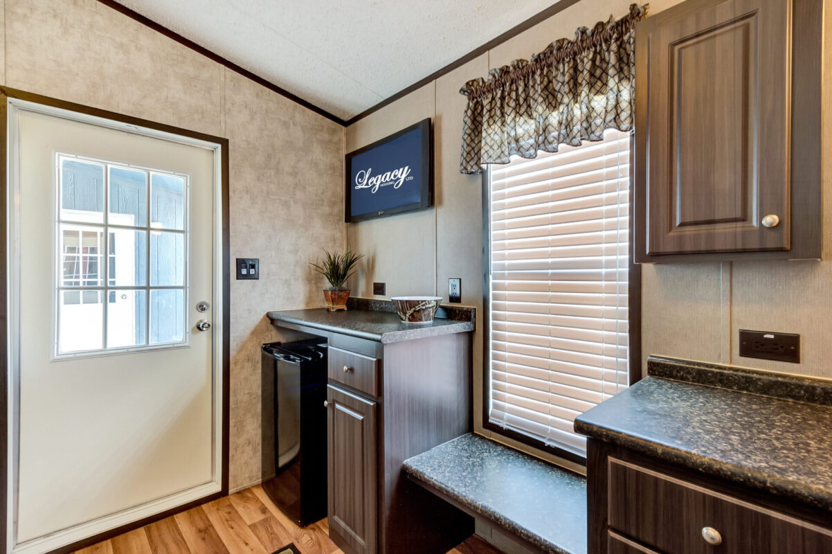 Tiny Home 12×40-22A - Legacy Housing Corporation