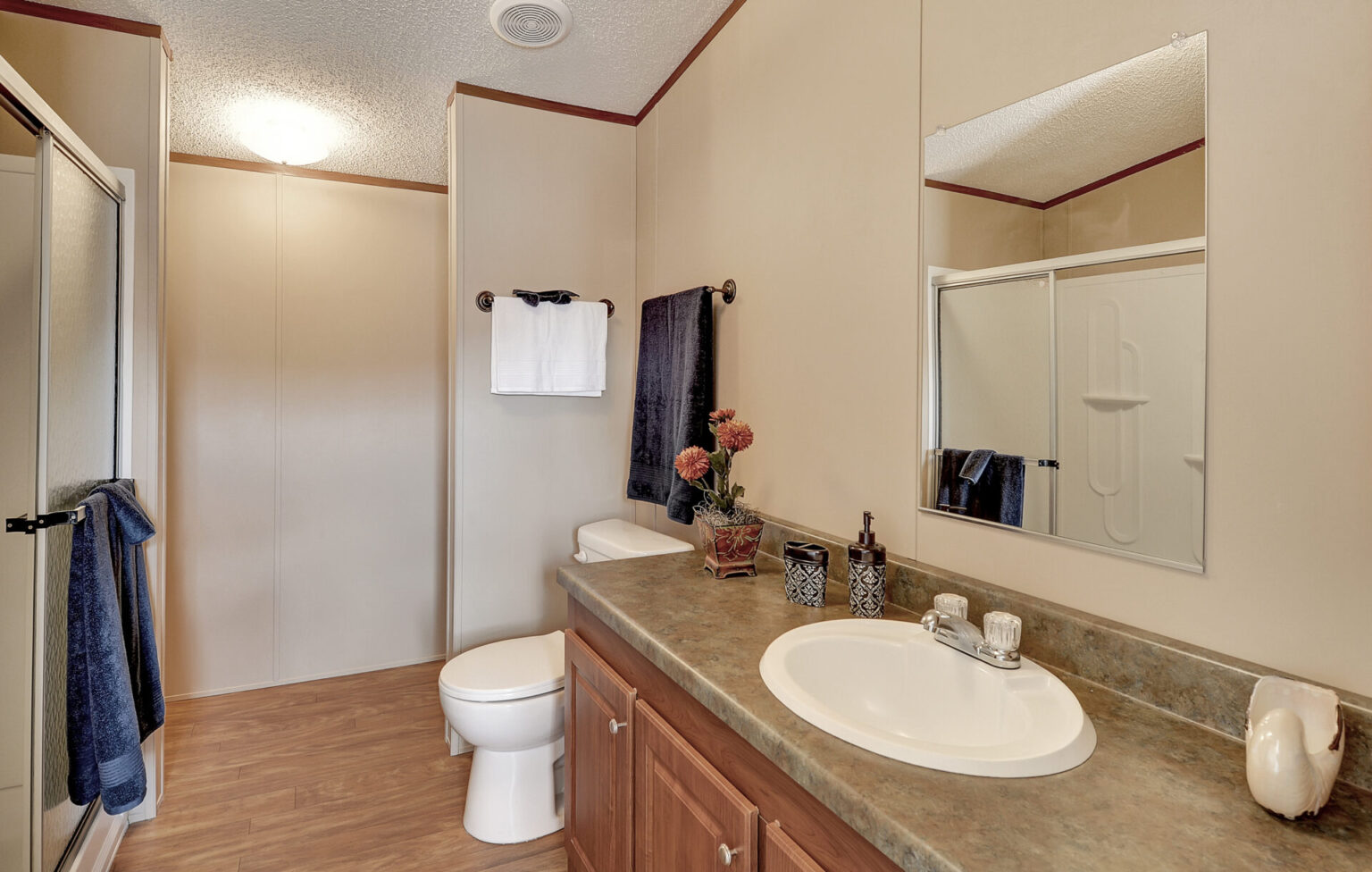 Singlewide H-16×60-11FLPA - Legacy Housing Corporation