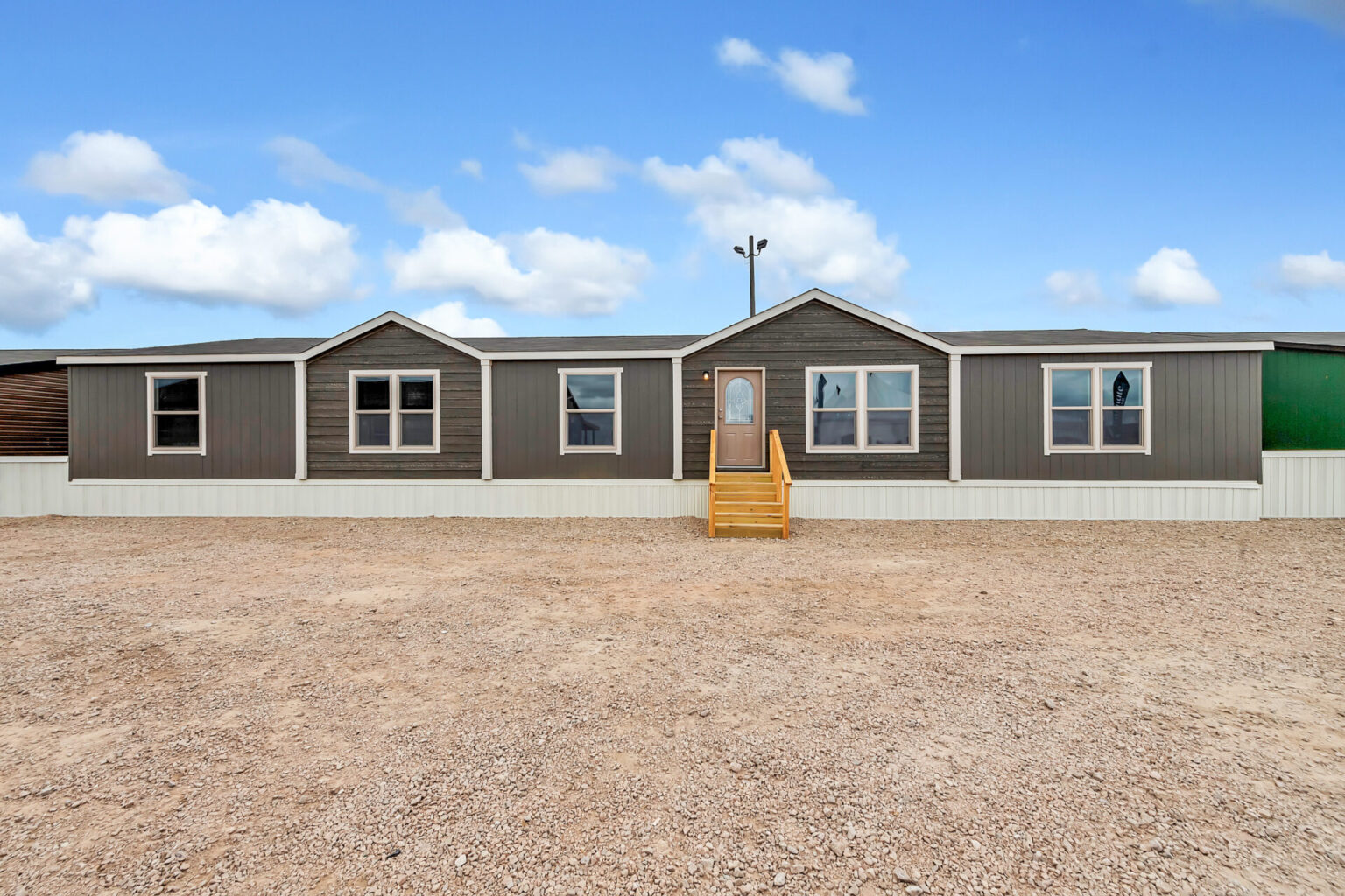 Doublewide 32×80-42.5B - Legacy Housing Corporation