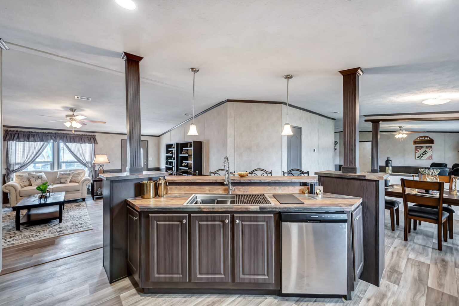 Doublewide 32×80-42.5B - Legacy Housing Corporation