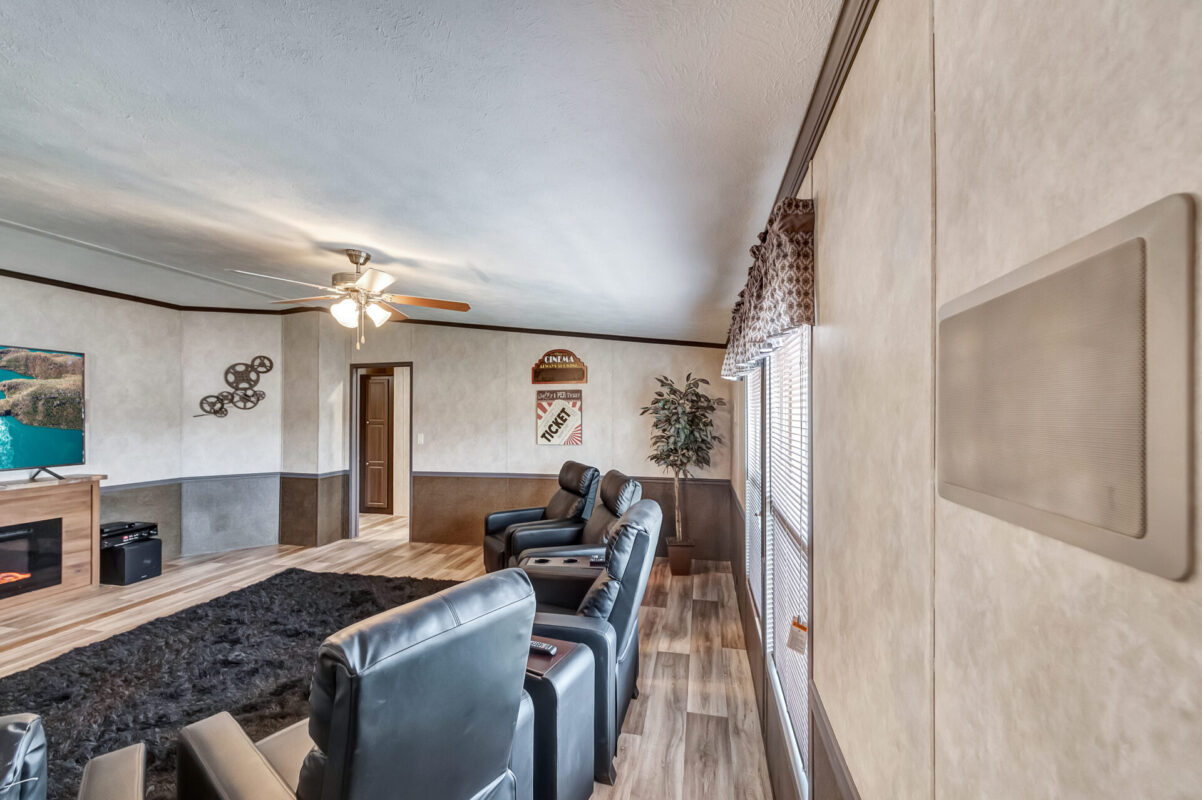 Doublewide 32×80-42.5B - Legacy Housing Corporation