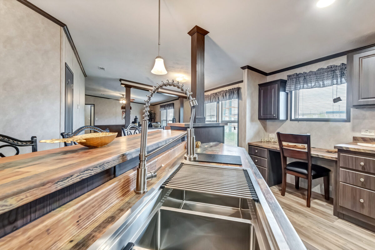 Doublewide 32×80-42.5B - Legacy Housing Corporation