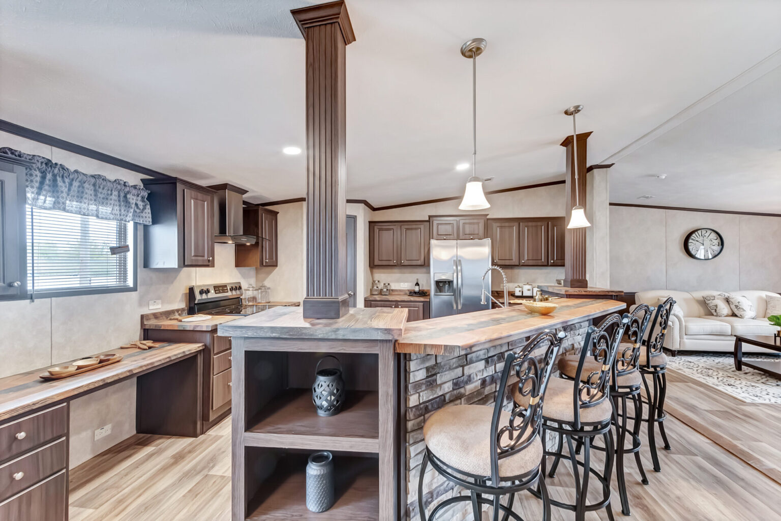 Doublewide 32×80-42.5B - Legacy Housing Corporation