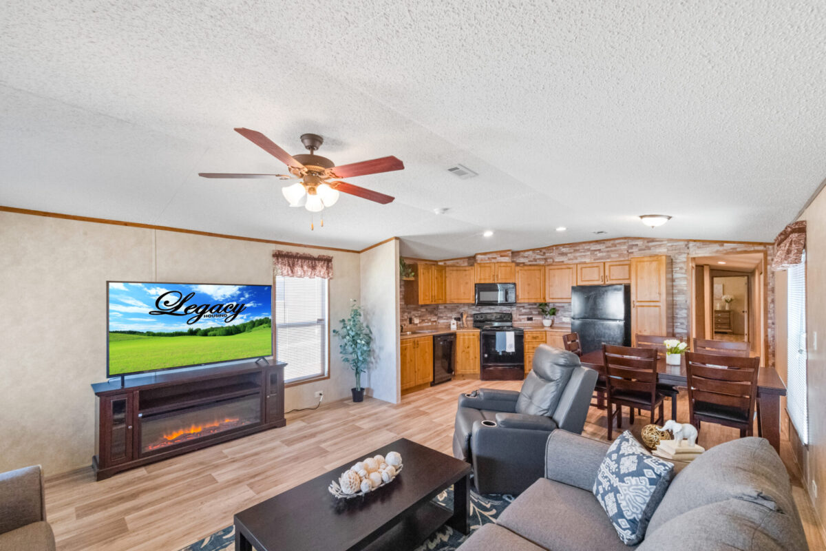 Singlewide H-16×80-32FLP - Legacy Housing Corporation