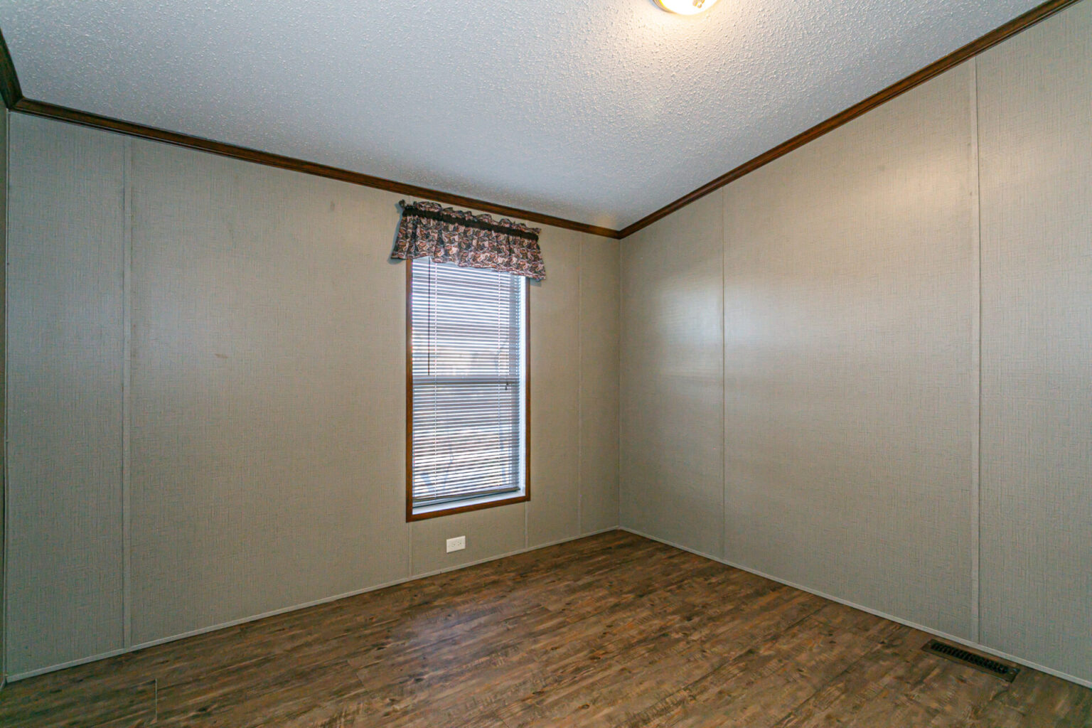 Ultra 18-Wide 18×72-32A - Legacy Housing Corporation