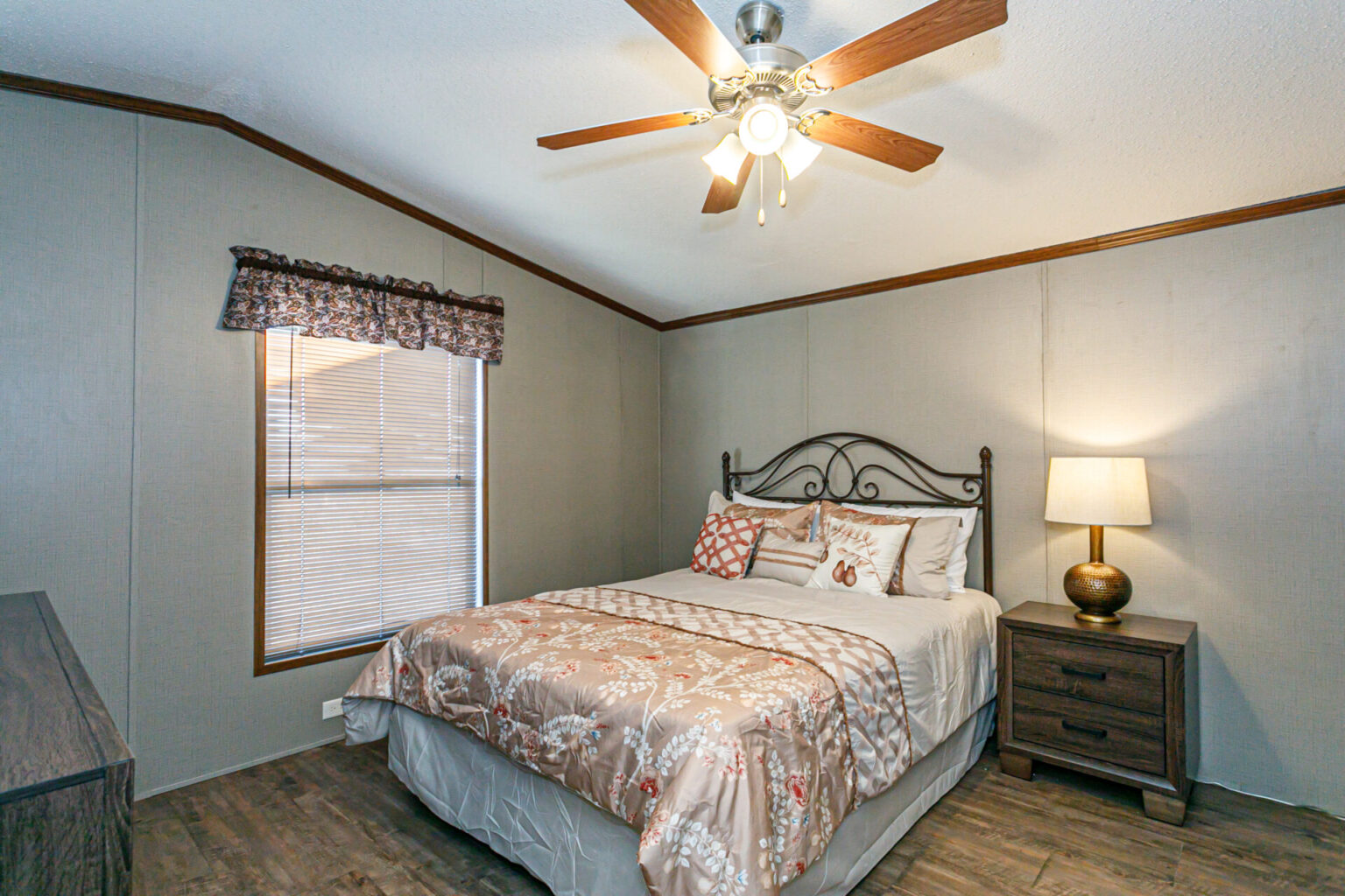 Ultra 18-Wide 18×72-32A - Legacy Housing Corporation