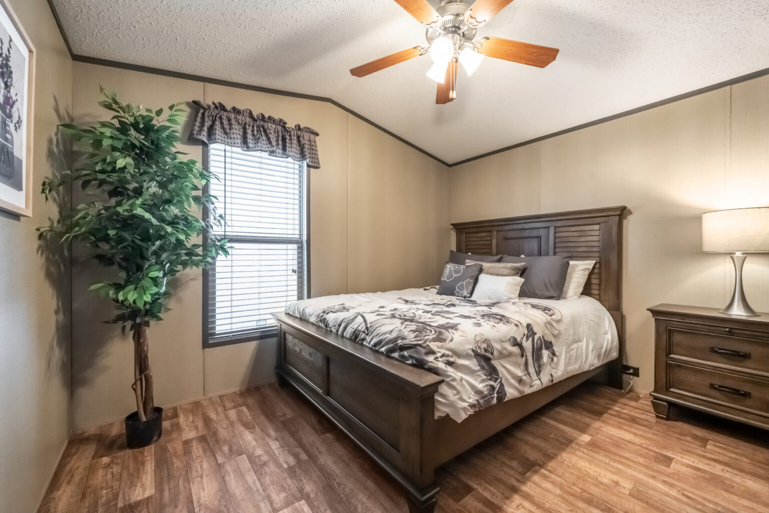 Singlewide S-12×56-21A - Legacy Housing Corporation