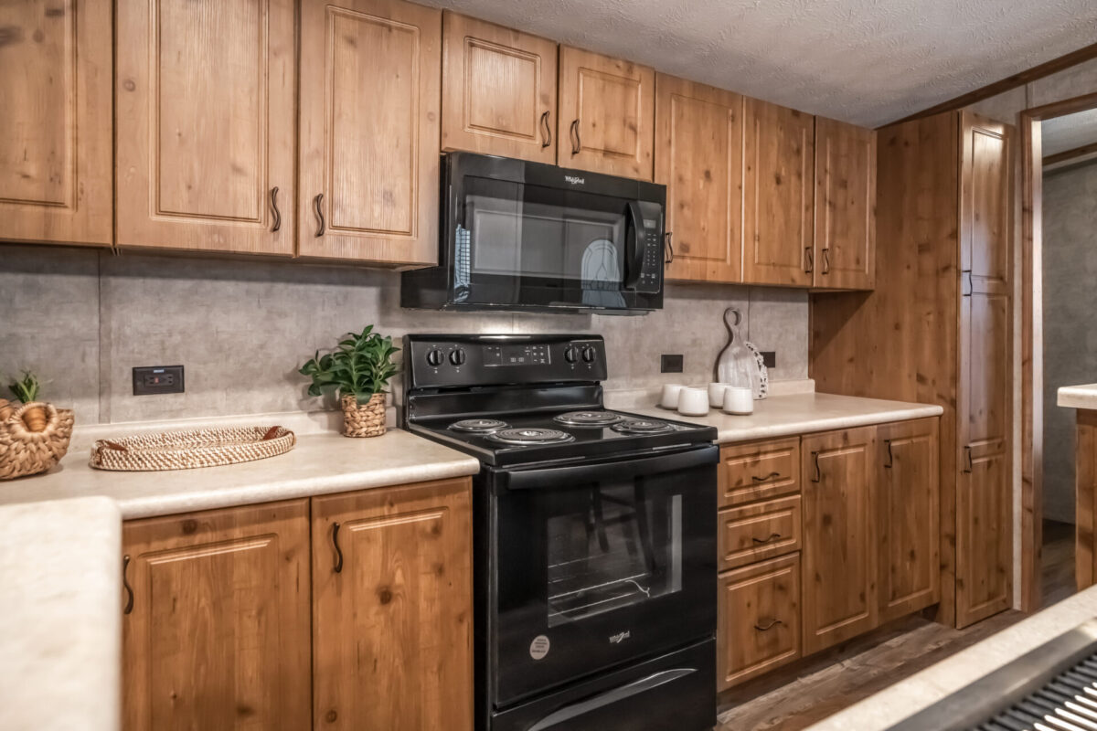 Doublewide S-28×56-32FLP - Legacy Housing Corporation