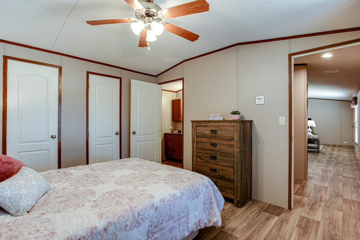 Singlewide 16×64-32C - Legacy Housing Corporation