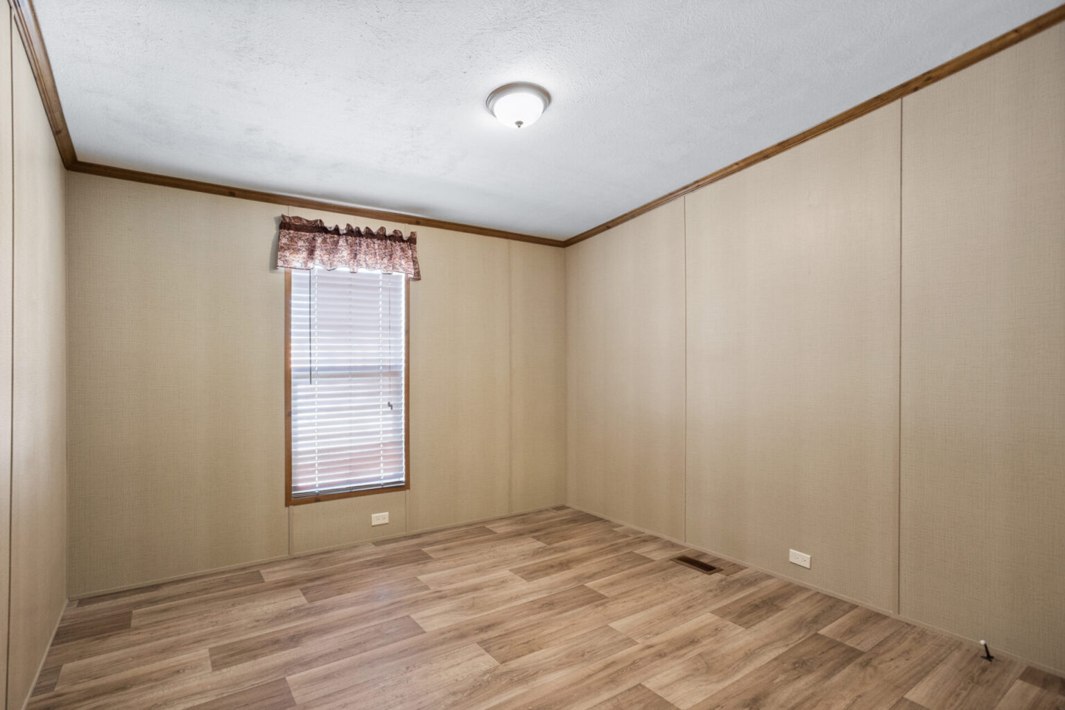 Doublewide S-28×56-32FLP - Legacy Housing Corporation