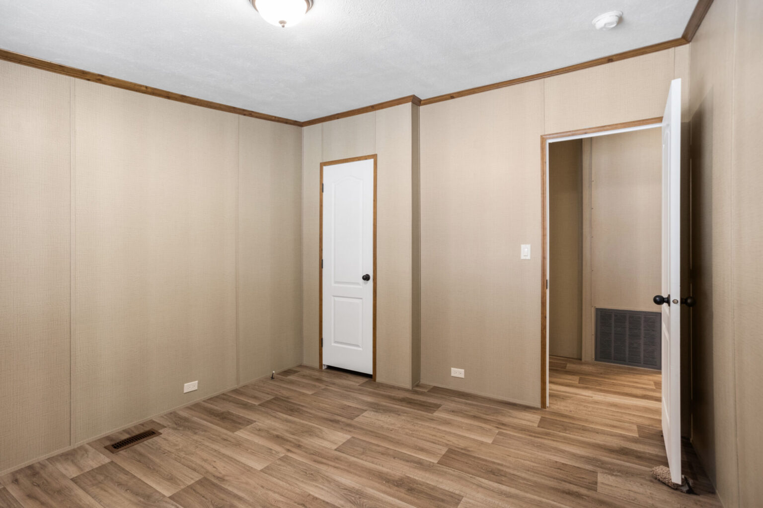 Doublewide S-28×56-32FLP - Legacy Housing Corporation