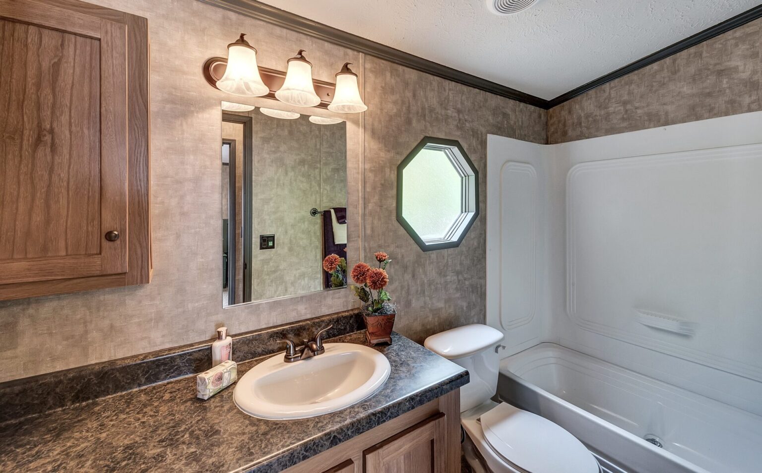 Singlewide H-18×80-32C - Legacy Housing Corporation