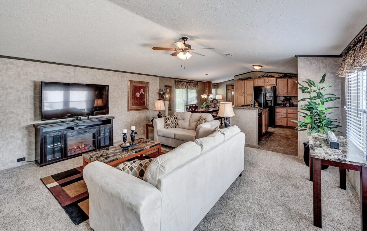 Singlewide H-18×80-32C - Legacy Housing Corporation