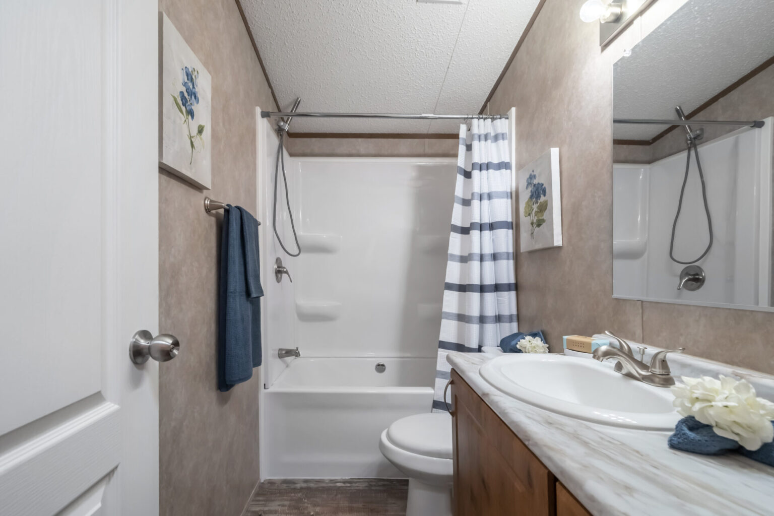 Singlewide 12×44-11A - Legacy Housing Corporation