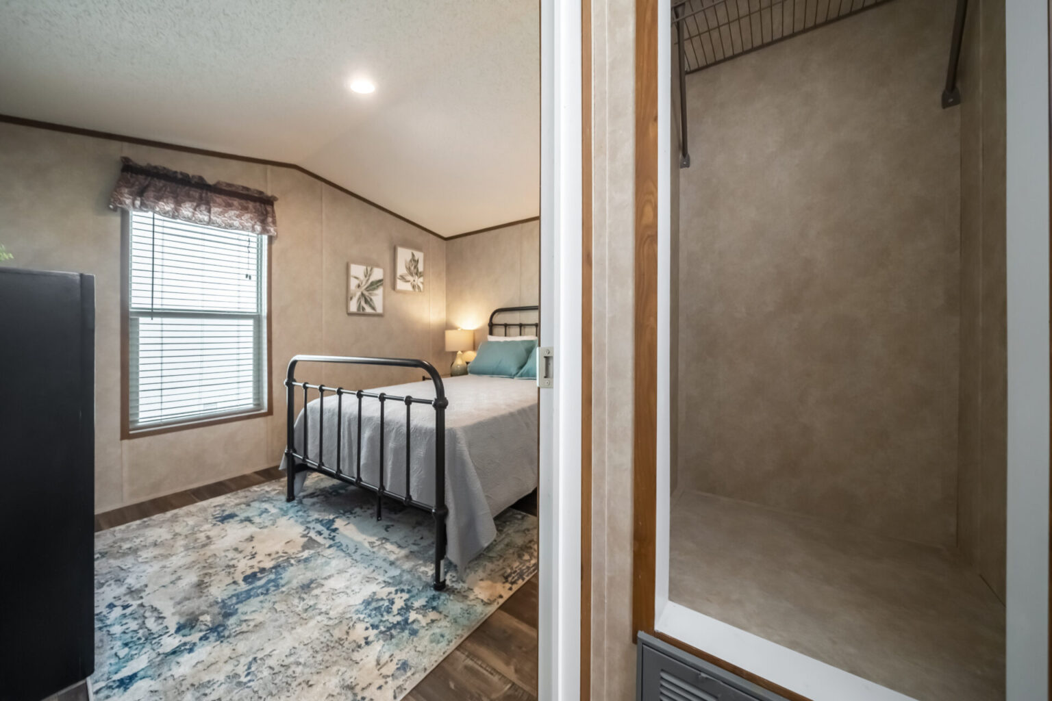 Tiny Singlewide 12×44-11A - Legacy Housing Corporation