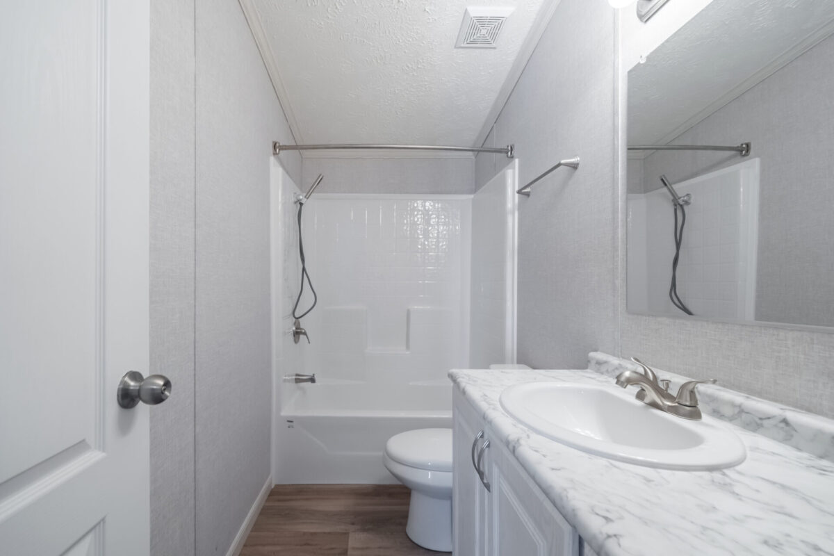 Singlewide 16×80-32FLP - Legacy Housing Corporation