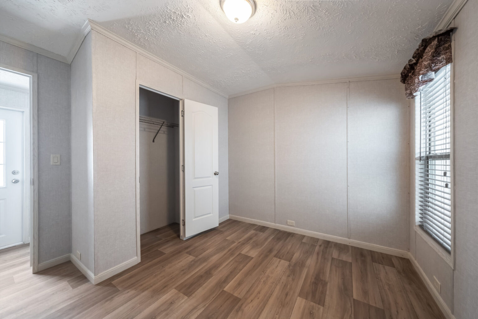 Singlewide 16×80-32FLP - Legacy Housing Corporation