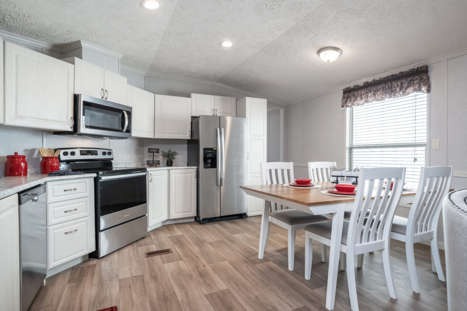 Singlewide 16×80-32FLP - Legacy Housing Corporation