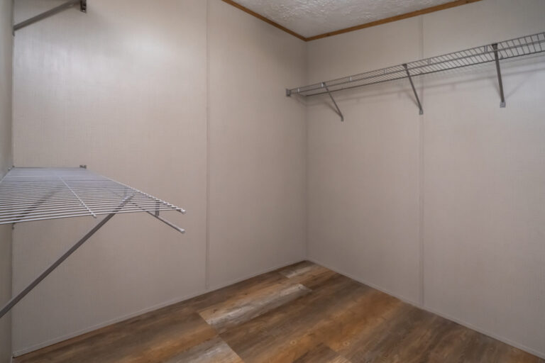 Doublewide S-24×68-42A - Legacy Housing Corporation