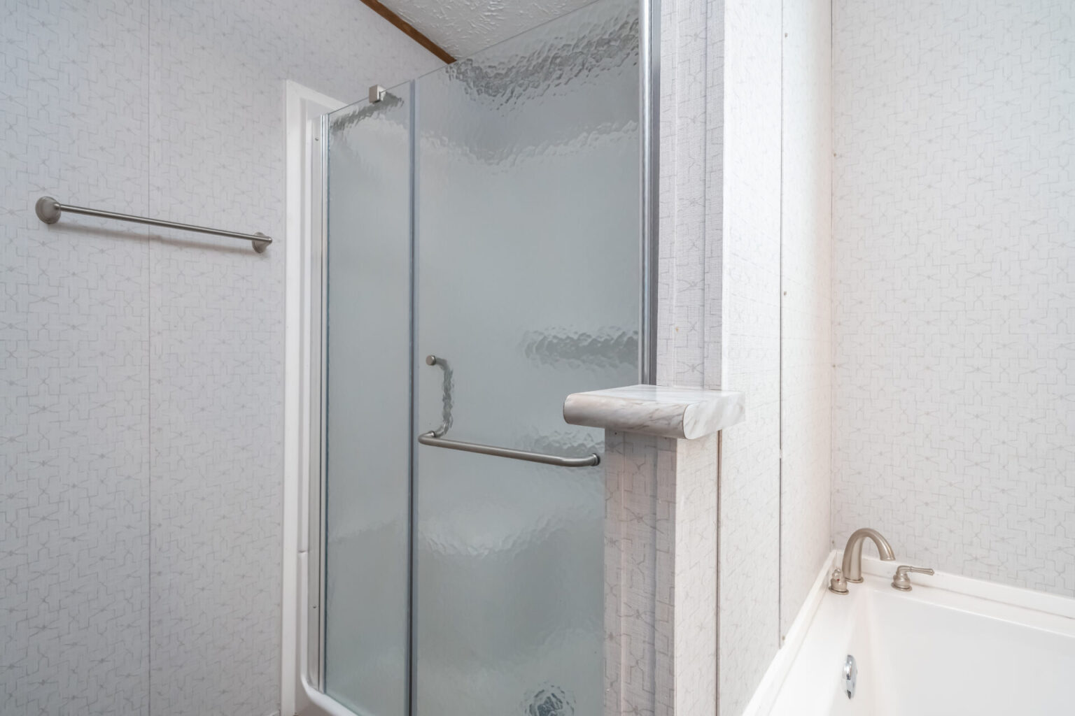 Doublewide S-24×68-42A - Legacy Housing Corporation