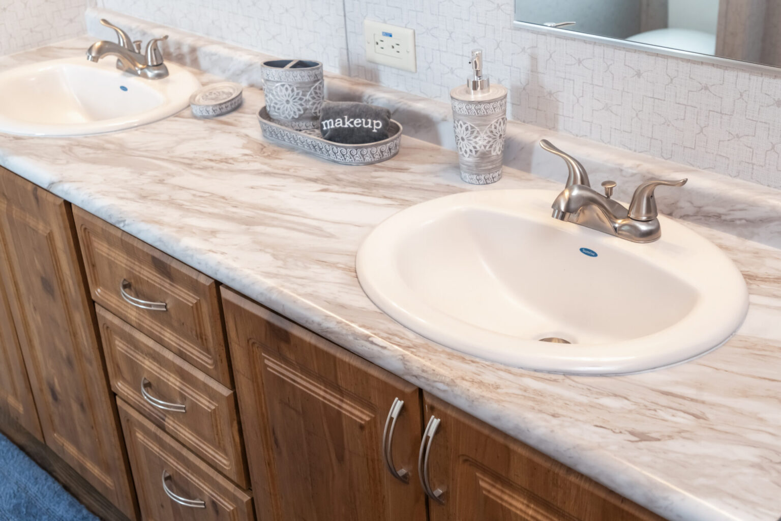 Doublewide S-24×68-42A - Legacy Housing Corporation