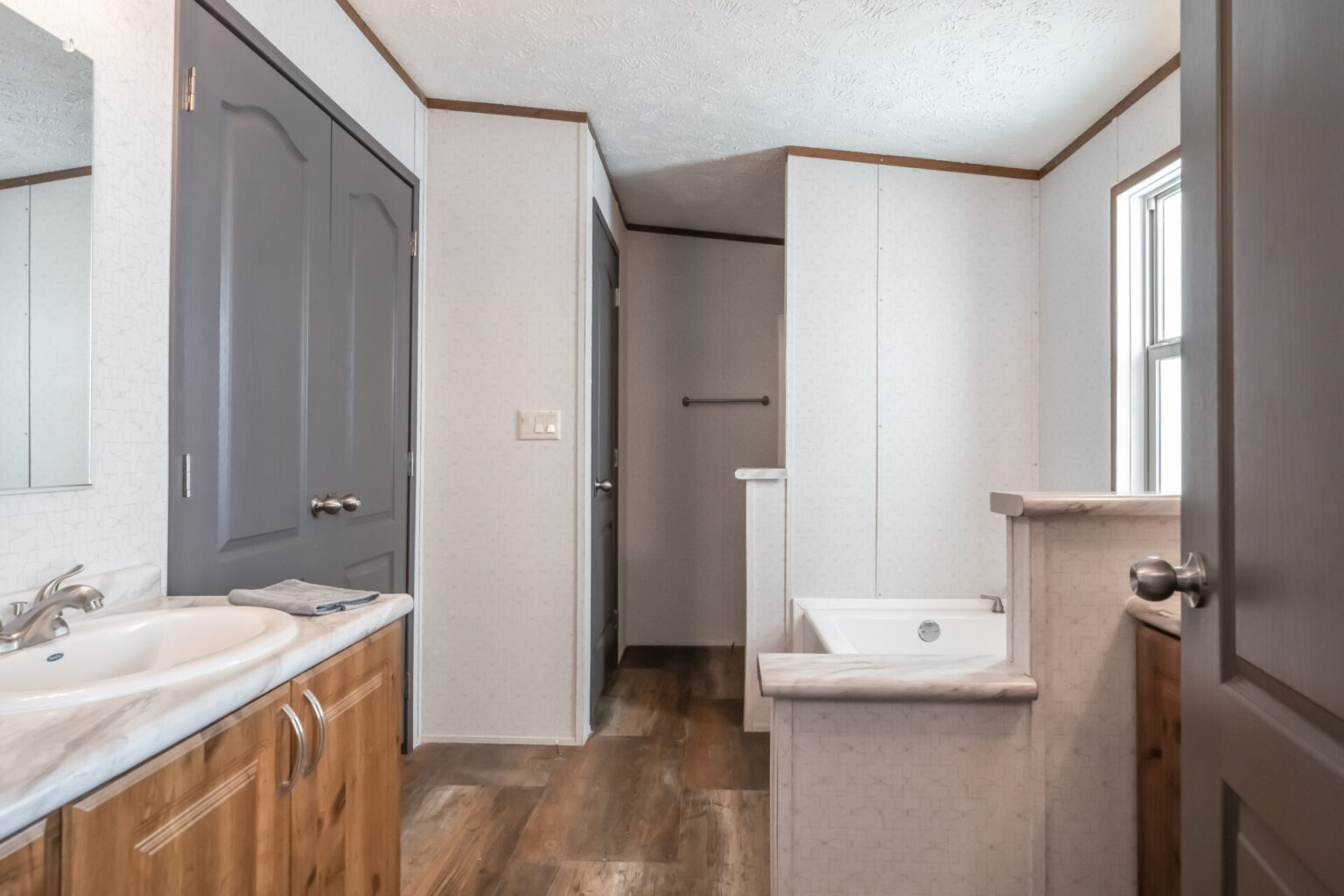 Doublewide S-24×68-42A - Legacy Housing Corporation