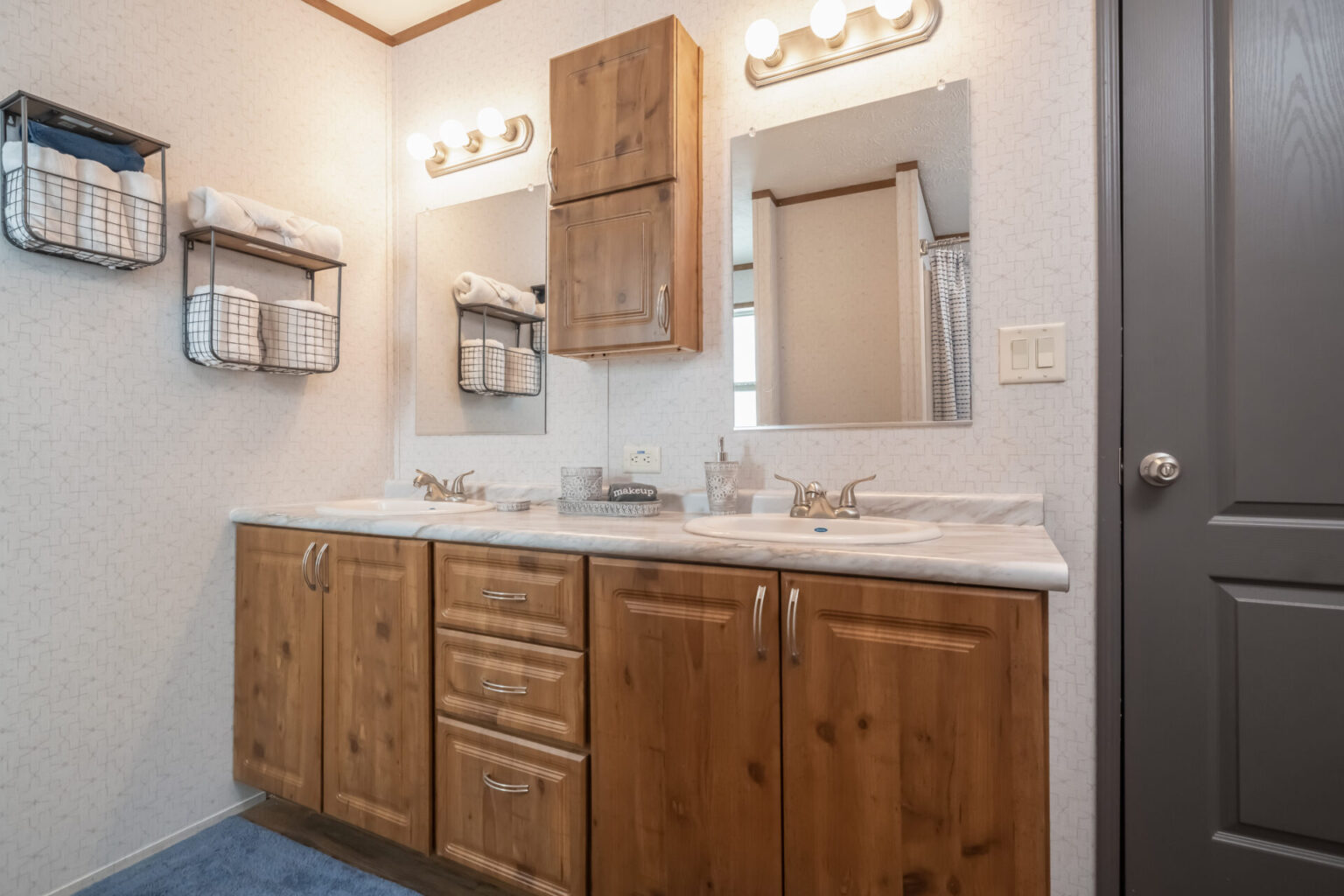 Doublewide S-24×68-42A - Legacy Housing Corporation