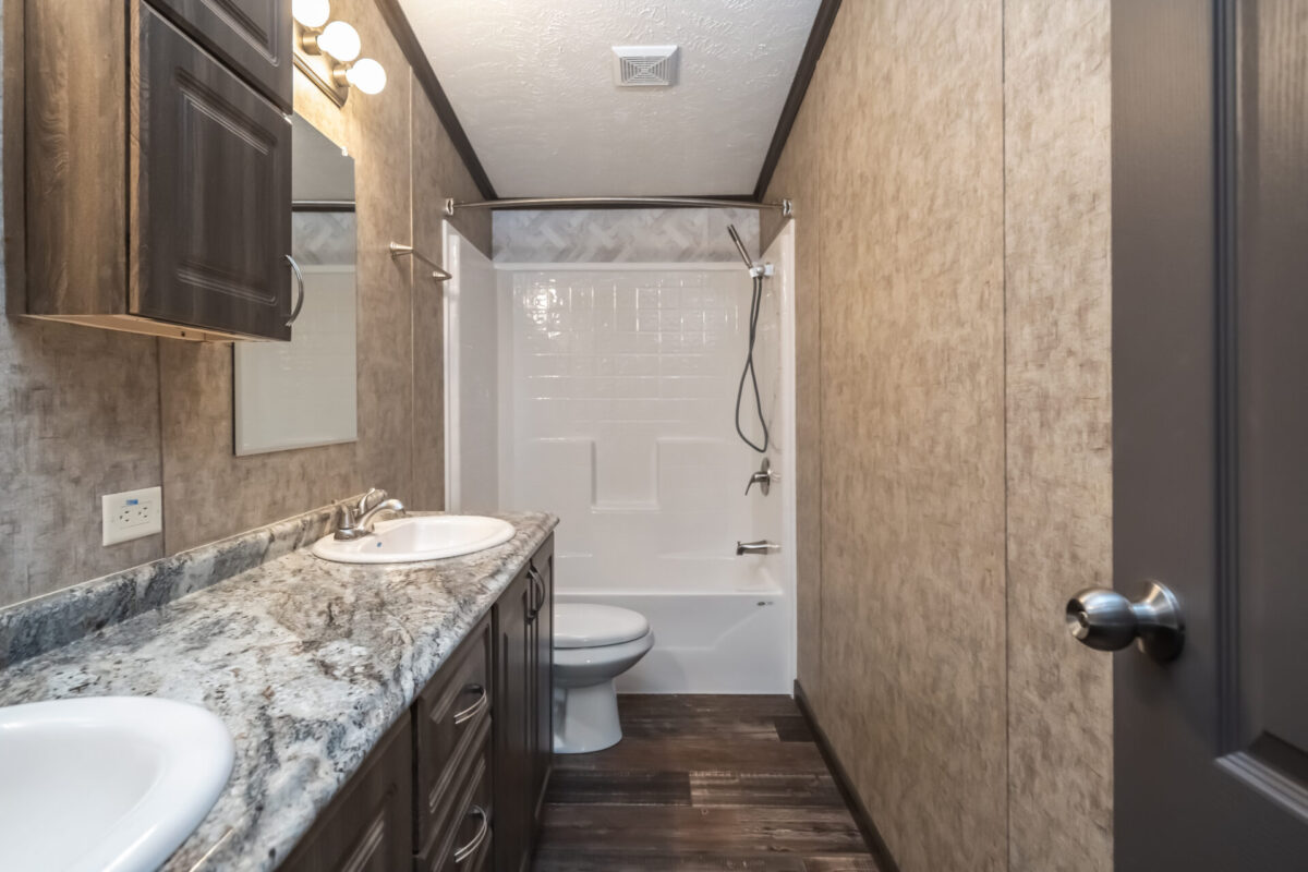 Doublewide C-32×56-42B - Legacy Housing Corporation