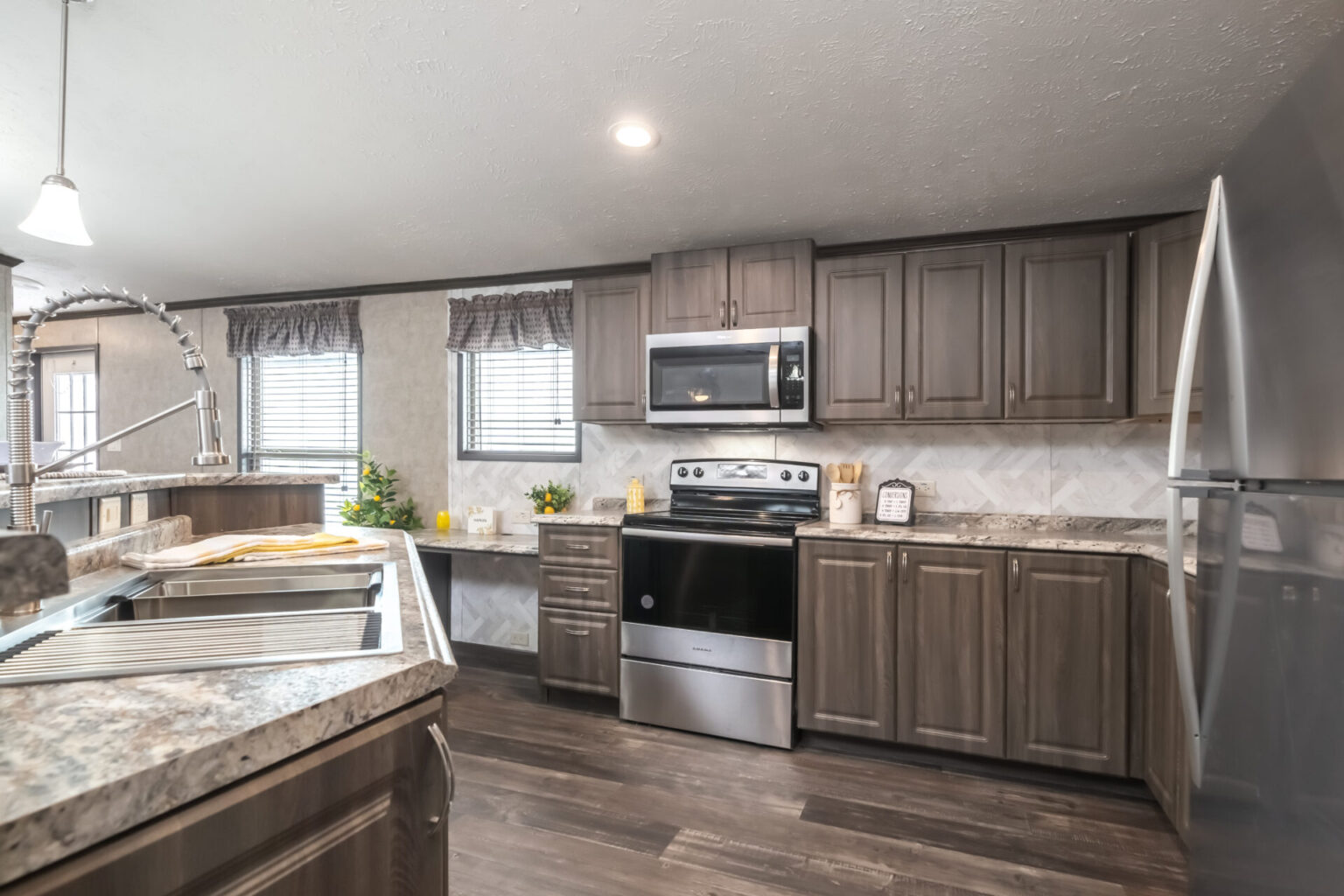 Doublewide C-32×56-42B - Legacy Housing Corporation