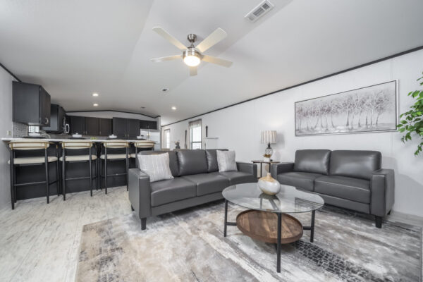 New Singlewide C-16×80-32M - Legacy Housing Corporation