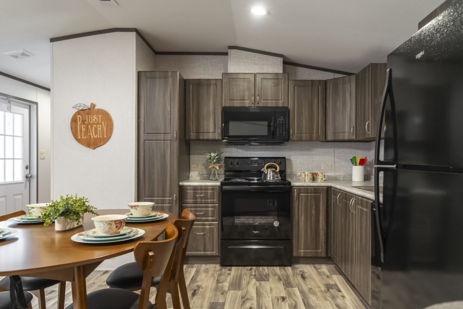 Singlewide H-16×60-22A - Legacy Housing Corporation