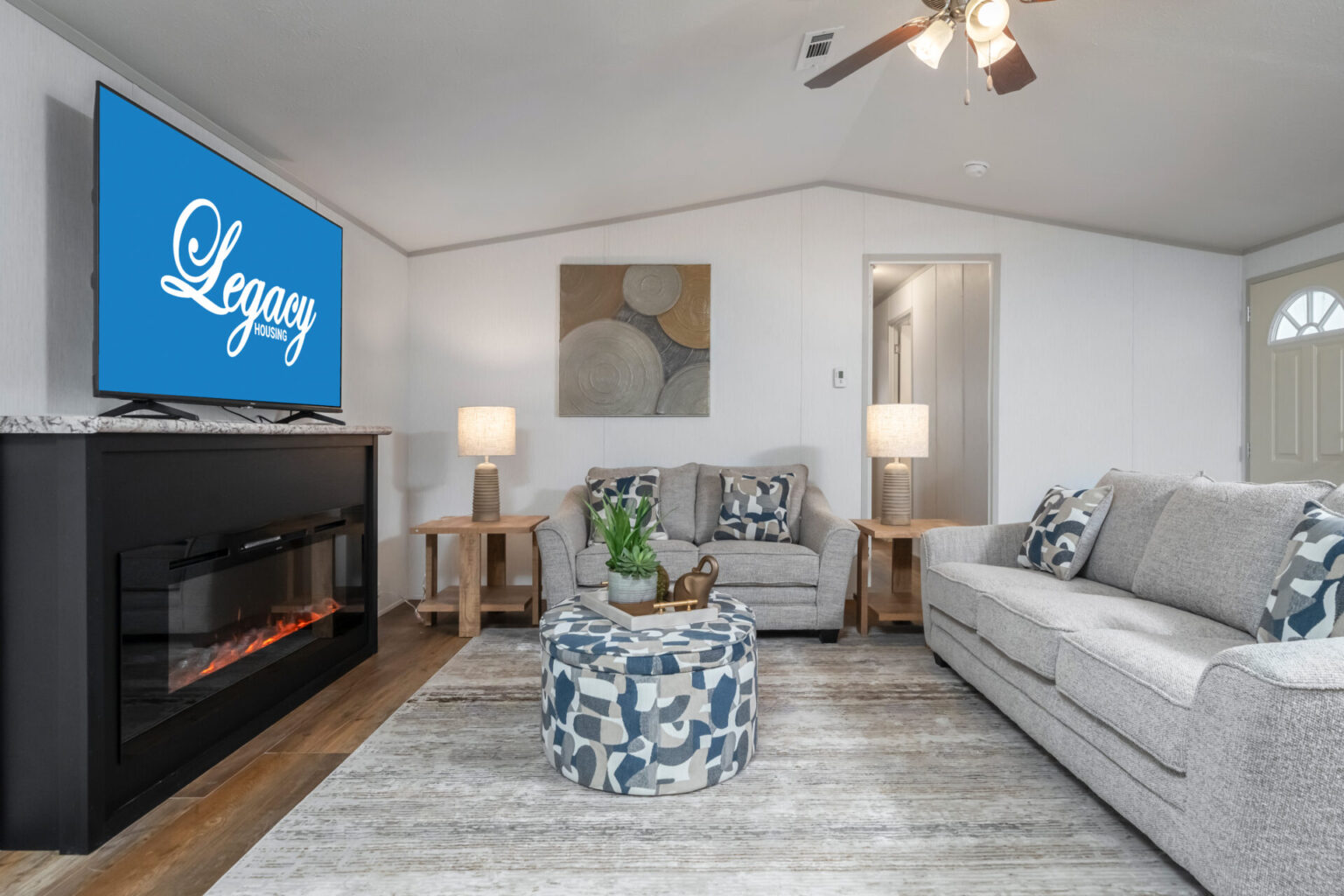 New Ultra 18-Wide H-18×80-32E - Legacy Housing Corporation