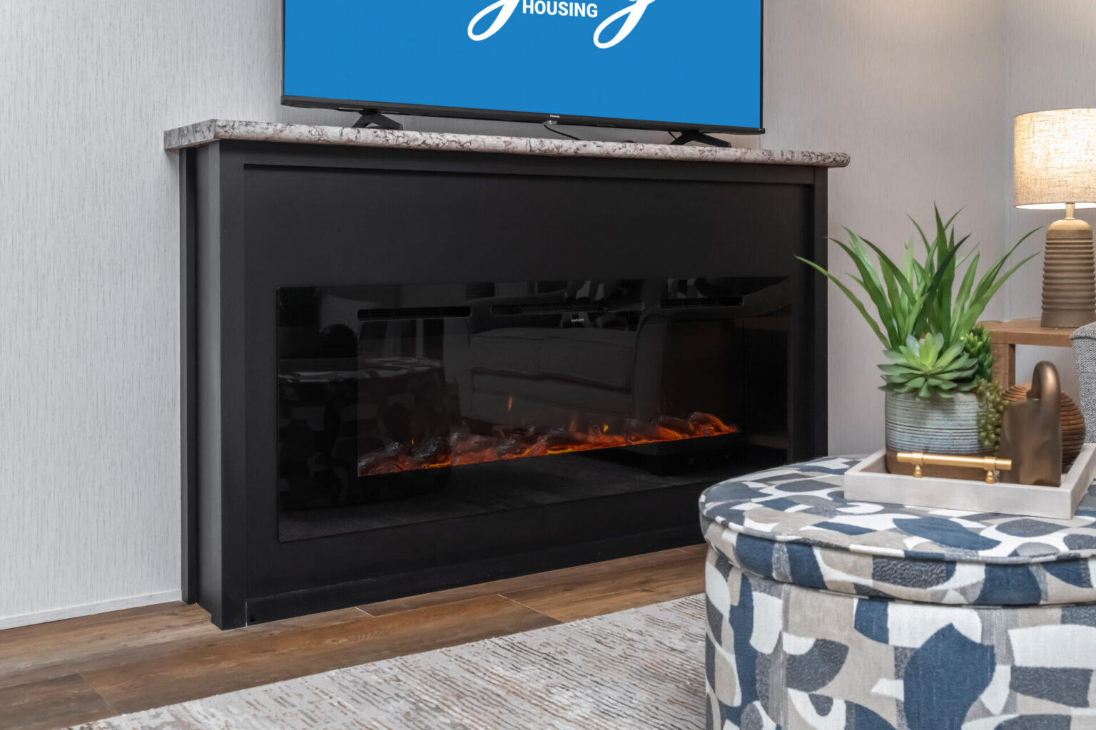 New Ultra 18-Wide H-18×80-32E - Legacy Housing Corporation