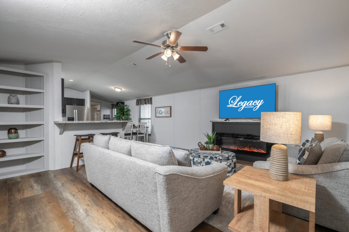 New Ultra 18-Wide H-18×80-32E - Legacy Housing Corporation