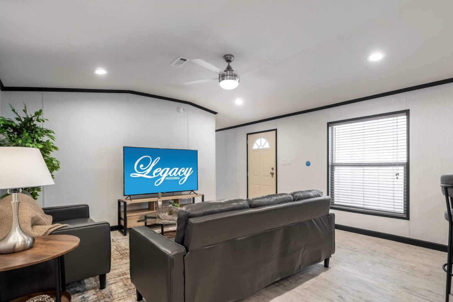 Singlewide C-16×80-32M - Legacy Housing Corporation