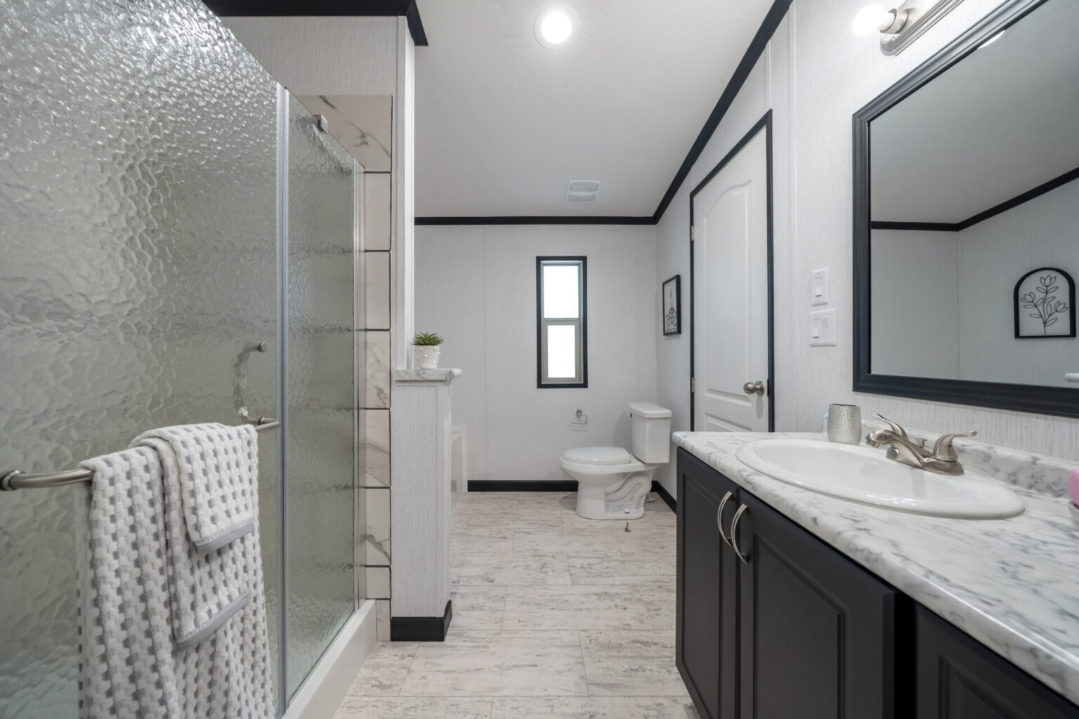 Singlewide C-16×80-32M - Legacy Housing Corporation